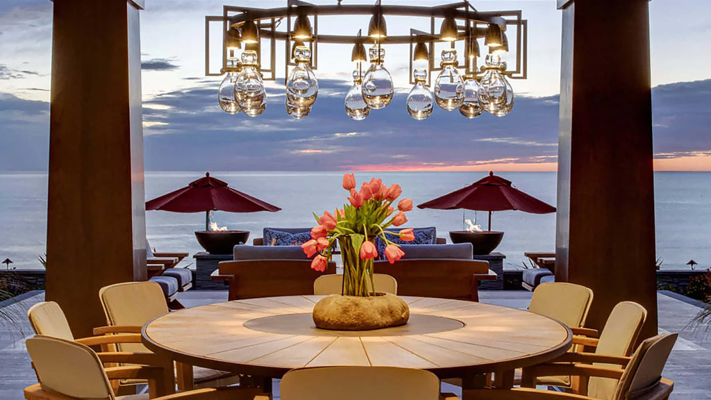 Rebecca Robeson Chooses Black Whale Home for Lighting Fixtures